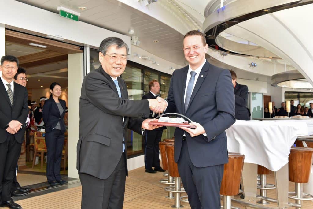 Shunichi Miyanaga, President and CEO MHI und Felix Eichhorn, President ...