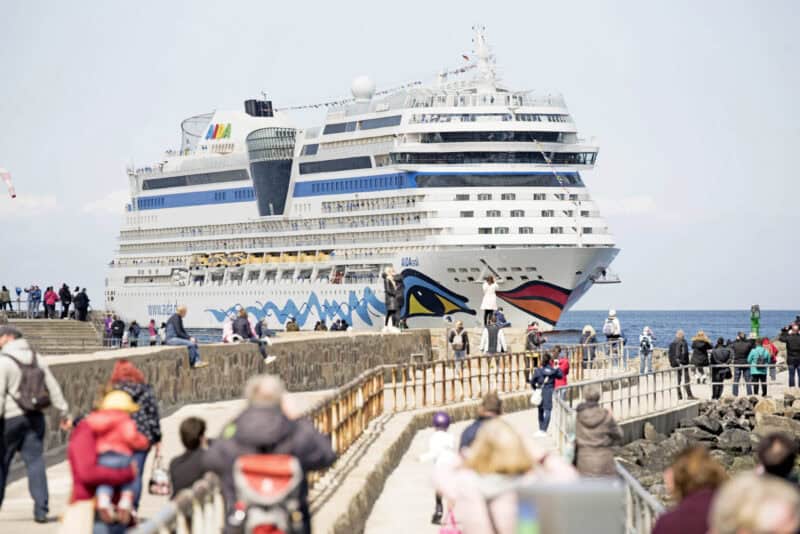 AIDA Sol an 30. Hanse Sail in Rostock - Kreuzfahrt Blog